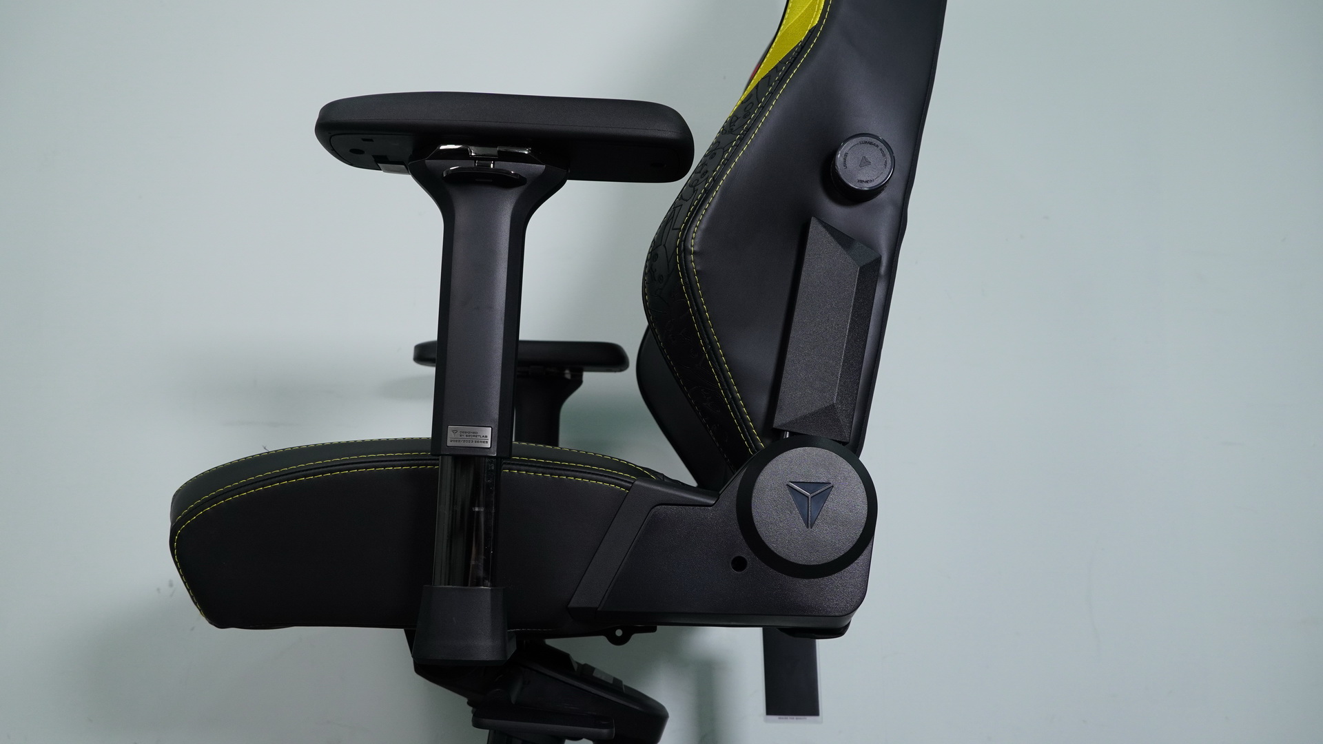 Melihat Lebih Dekat Kursi Gaming Spesial Bertema Pokemon dari Secretlab ...