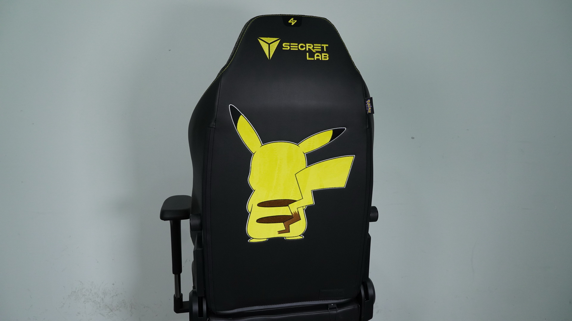 Melihat Lebih Dekat Kursi Gaming Spesial Bertema Pokemon dari Secretlab ...